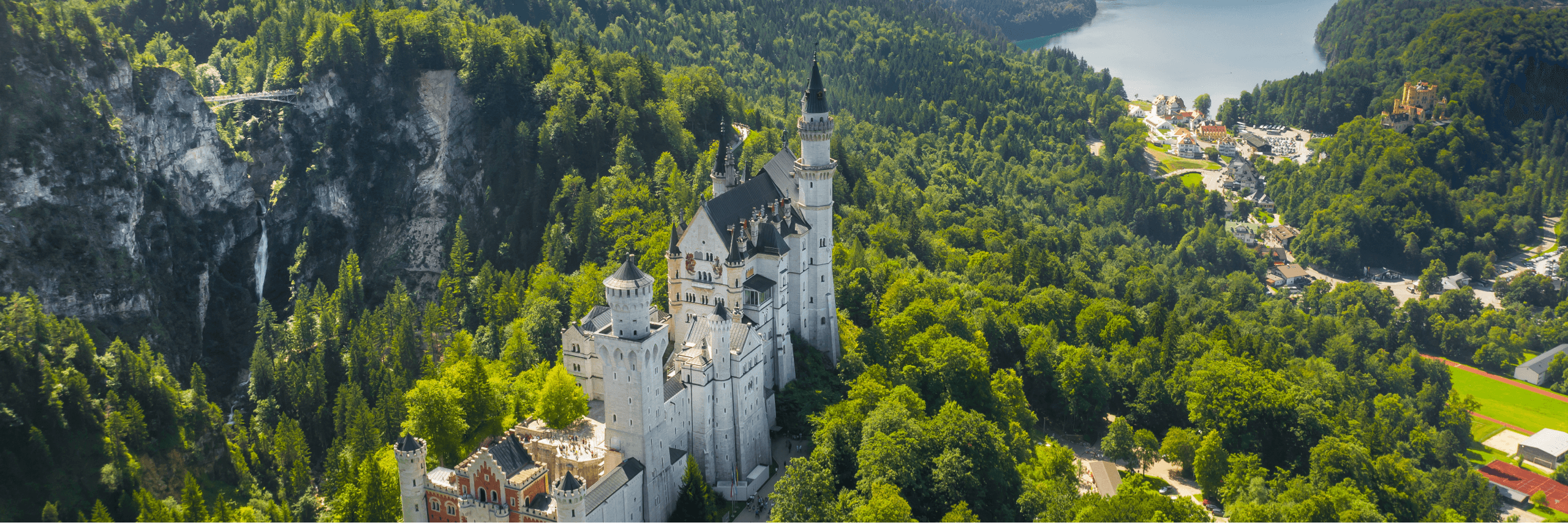 Neuschwanstein scenic flight by Airplane: ALPEN AIR
